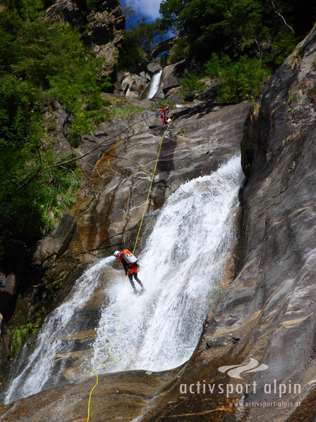 Helikopter Canyoning Tessin geführte Tou : Activsport Alpin